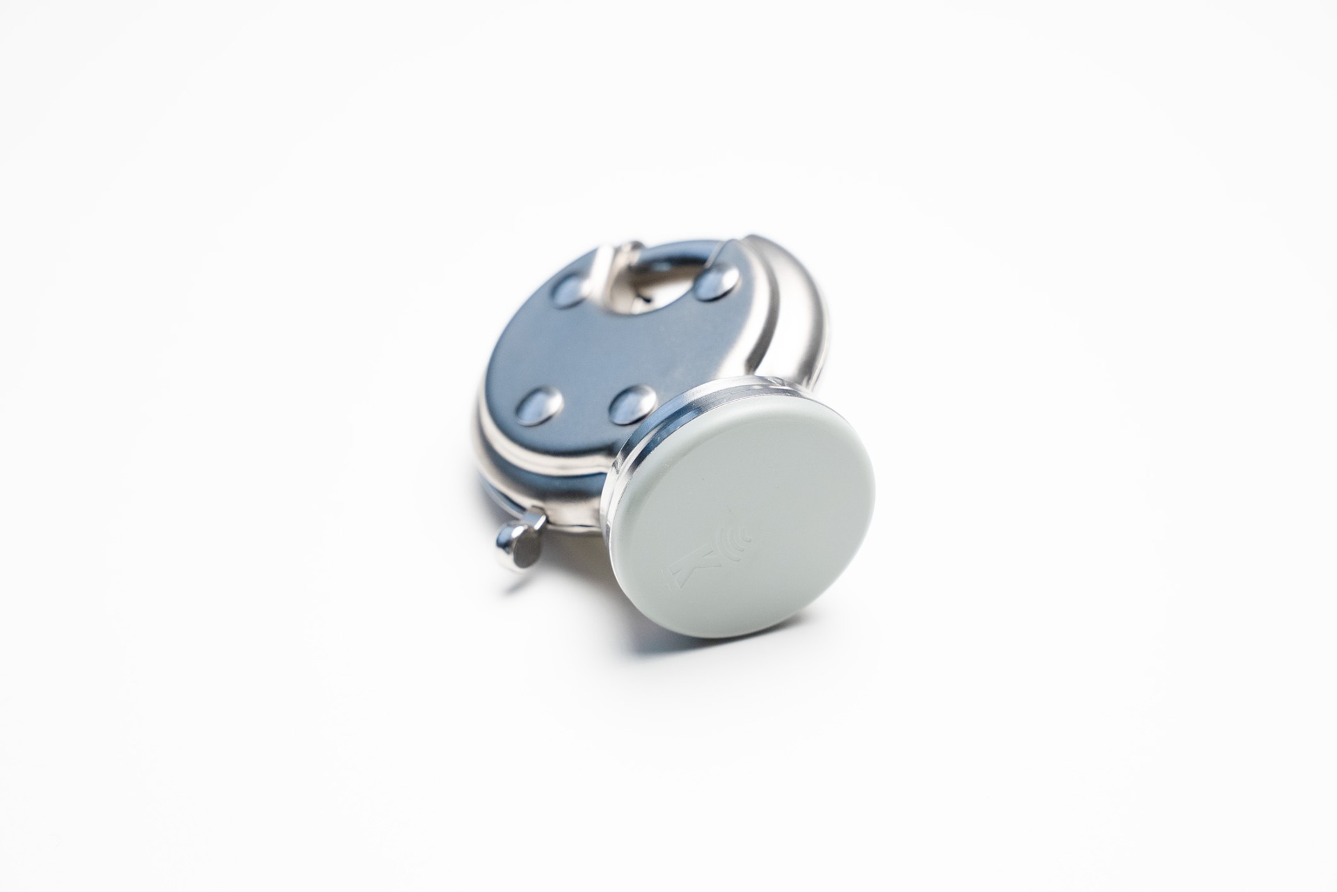 ONELock | Battery-Free Smart Locks for Self-Storage